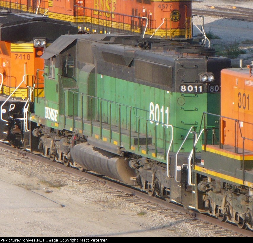 BNSF 8011